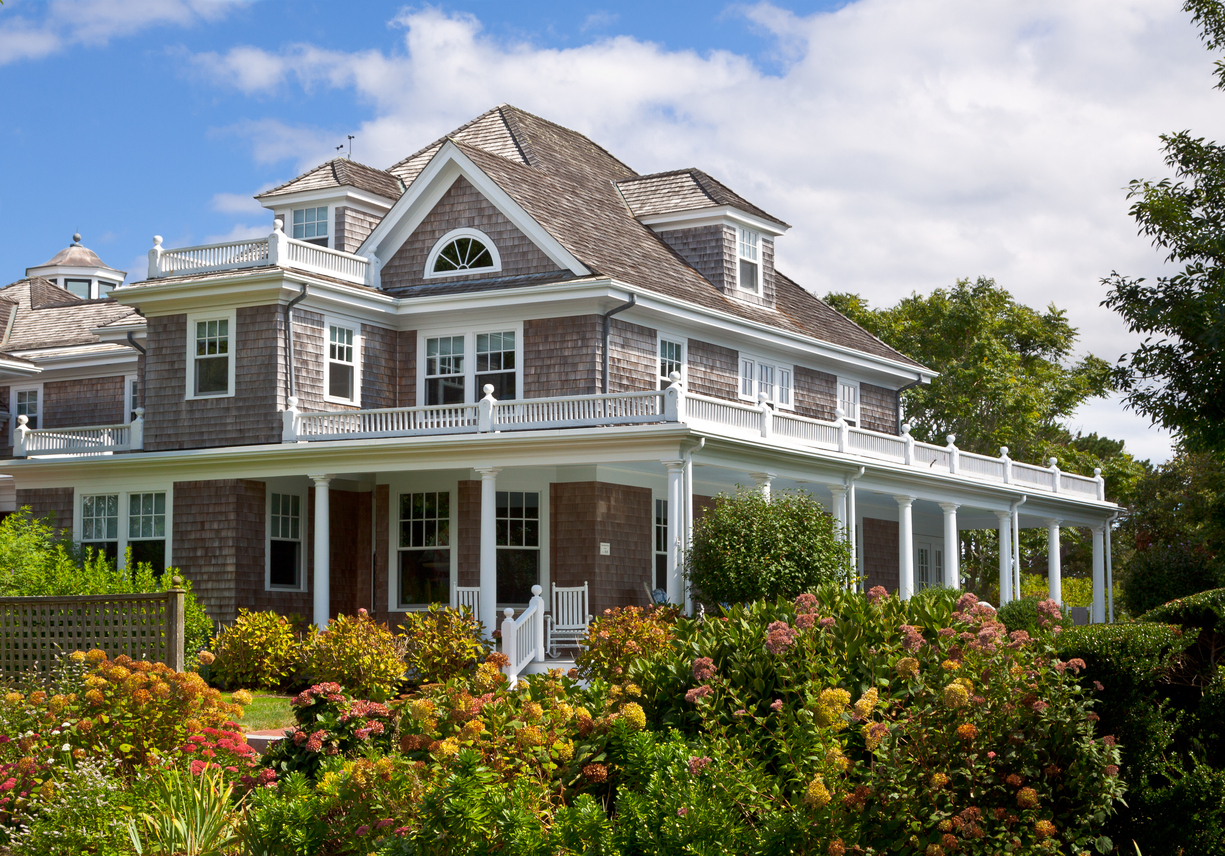 bardeaux bois maison luxe Cape Cod toit ISTOCK reno - Blogue de Via ...