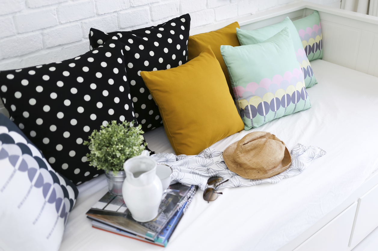 Vive les coussins décoratifs! - Blogue de Via Capitale